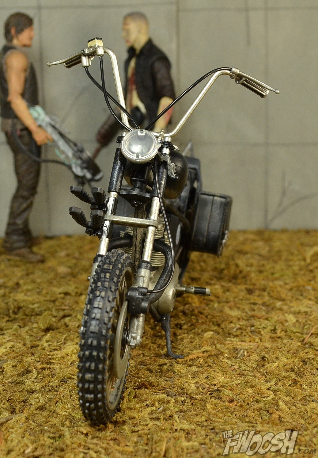 McFarlane Toys – The Walking Dead: Daryl Dixon with Chopper Motorcycle