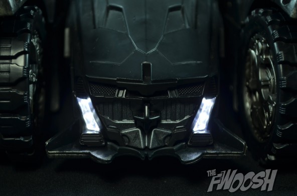First Look – SDCC 2014 Batman: Arkham Knight Batmobile