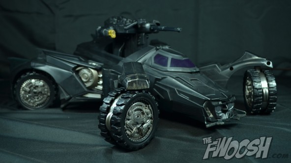 First Look – SDCC 2014 Batman: Arkham Knight Batmobile