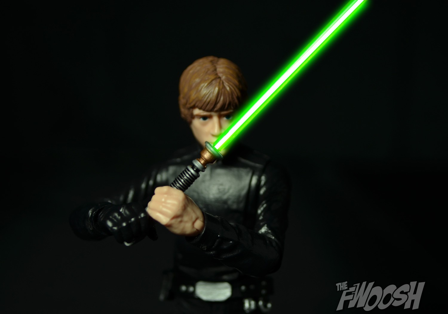 Hasbro-Star-Wars-Black-Jedi-Luke-Skywalker-Review-duel-11