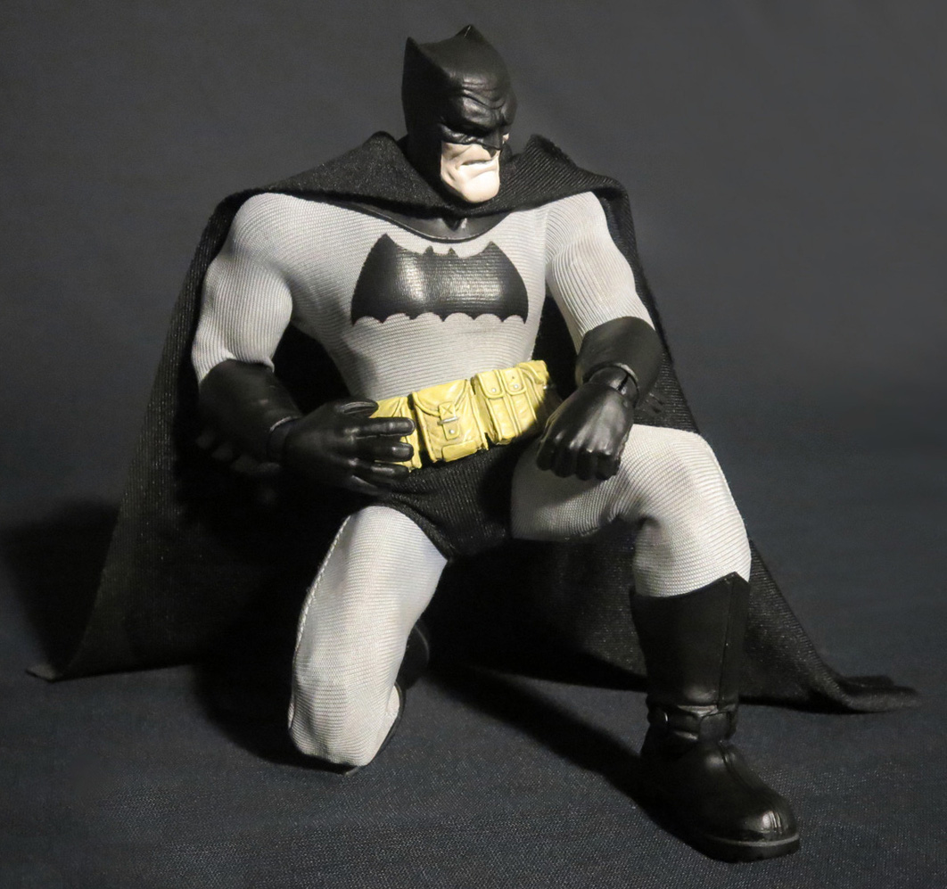 Mezco- One:12 Collective Dark Knight Returns Batman New Higher Res Pics