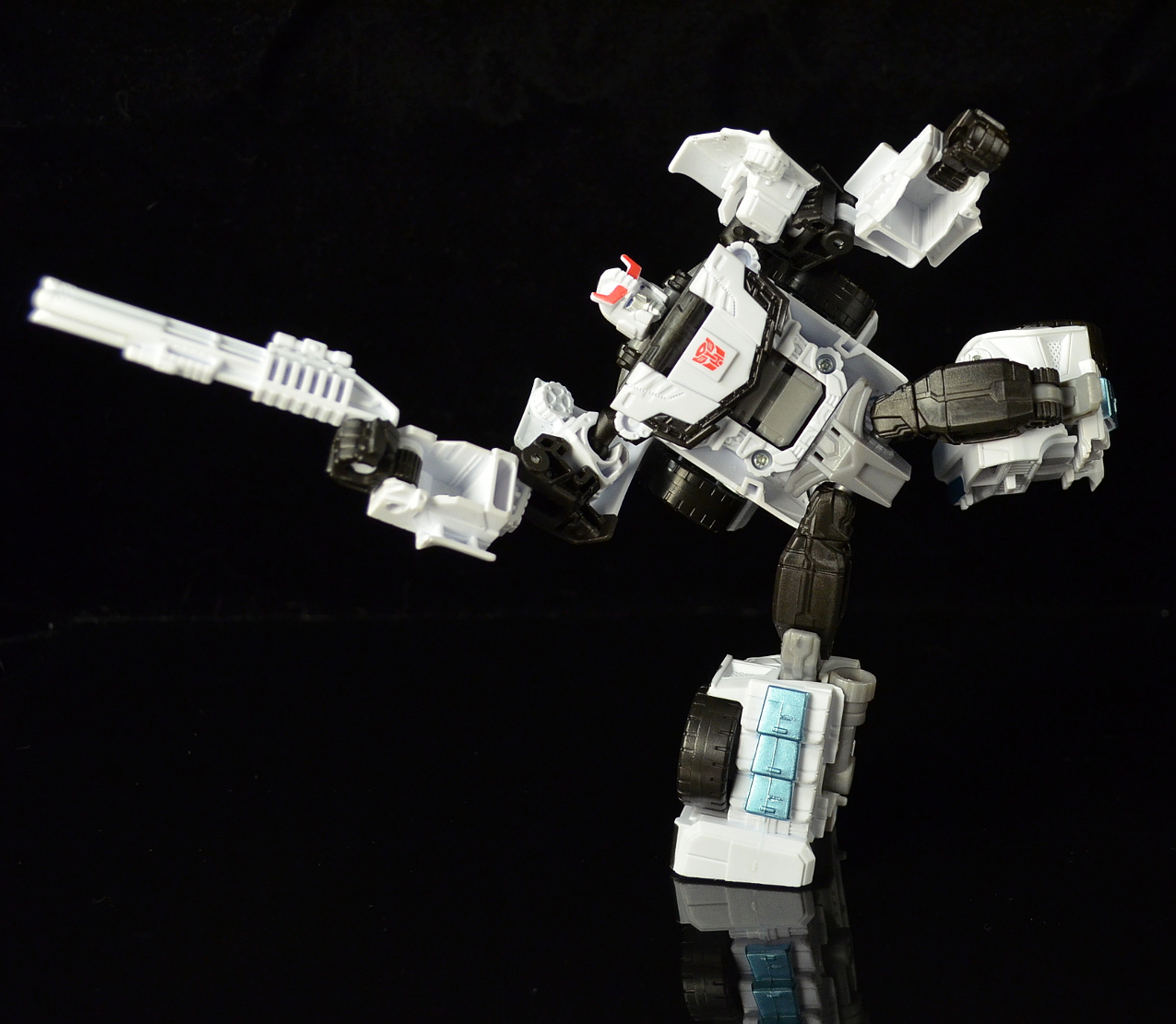Hasbro: Transformers Combiner Wars Prowl (Deluxe Class)