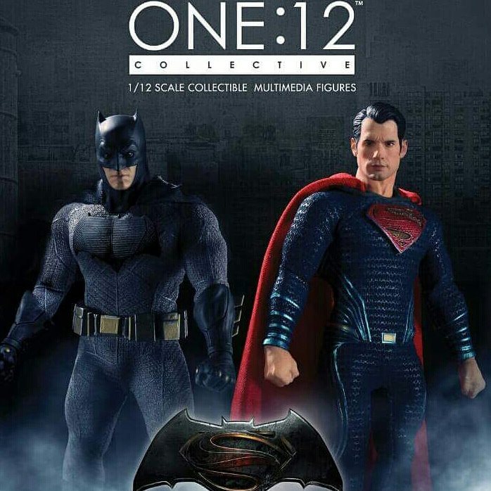 Mezco One:12 Collection Dawn of Justice Batman and Superman
