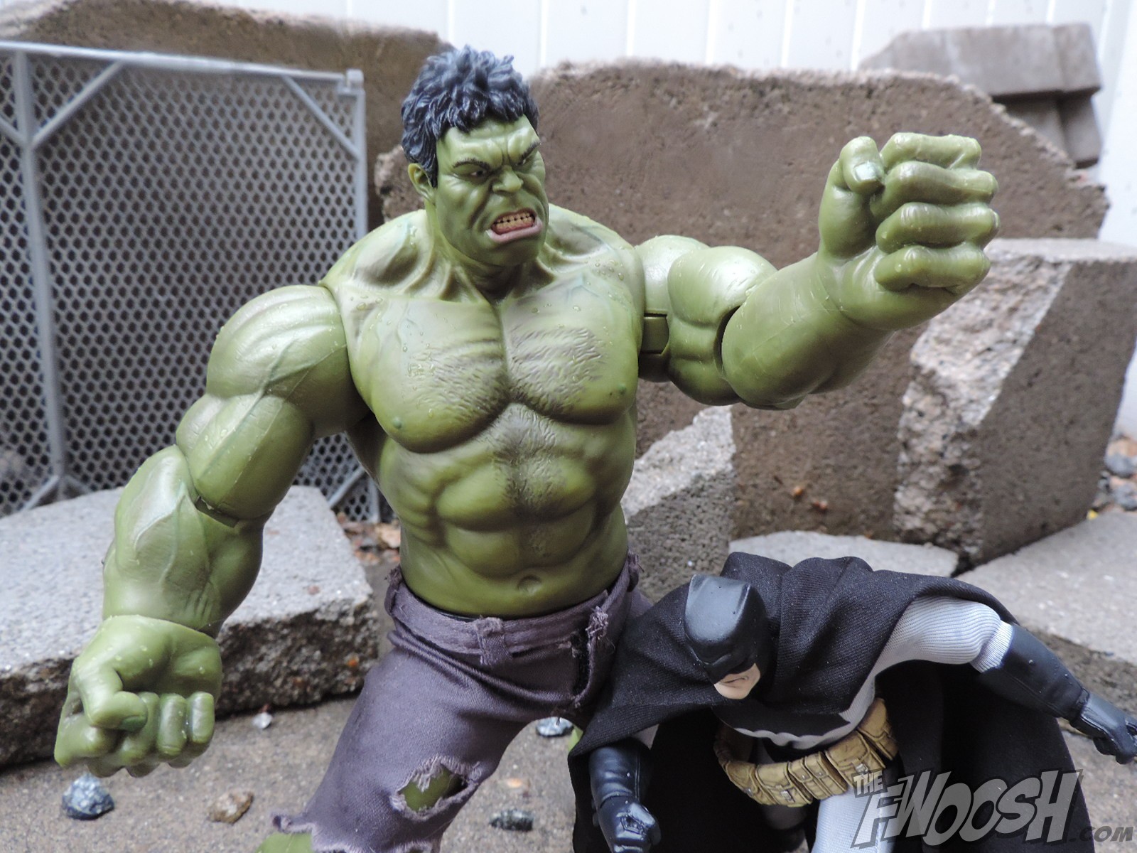 Hot Toys KO: “Mini” Hulk Figure