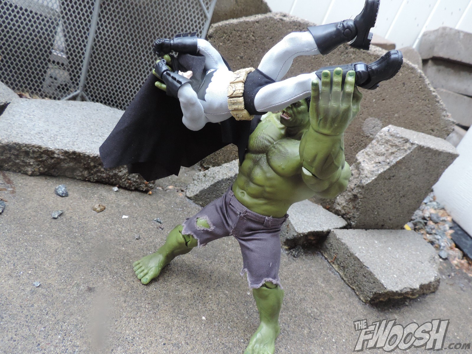 Hot Toys KO: “Mini” Hulk Figure