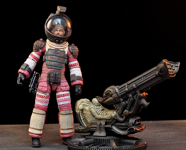 NECA: Cinemachines Alien Space Jockey and Derelict Ship