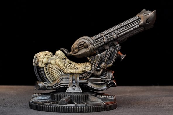 NECA: Cinemachines Alien Space Jockey and Derelict Ship