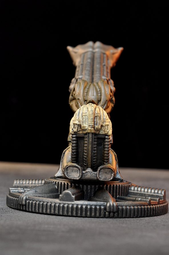 NECA: Cinemachines Alien Space Jockey and Derelict Ship