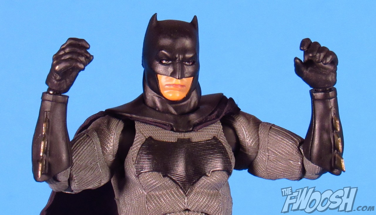 Medicom MAFEX DC Batman Versus Superman Batman Hands 06