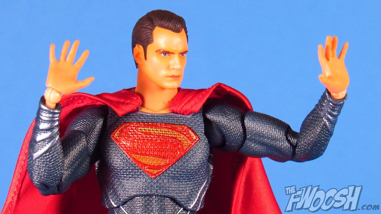 Medicom MAFEX DC Batman Versus Superman Superman Hands 03