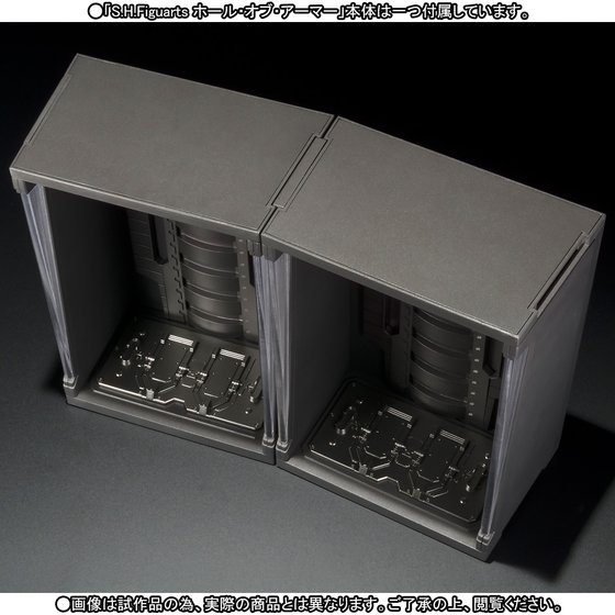 Bandai: S.H. Figuarts Iron Man MK6 and Hall of Armor Display Cases
