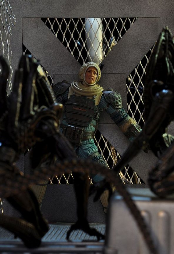 NECA: Alien’s Lambert and Defiance Xenomorph
