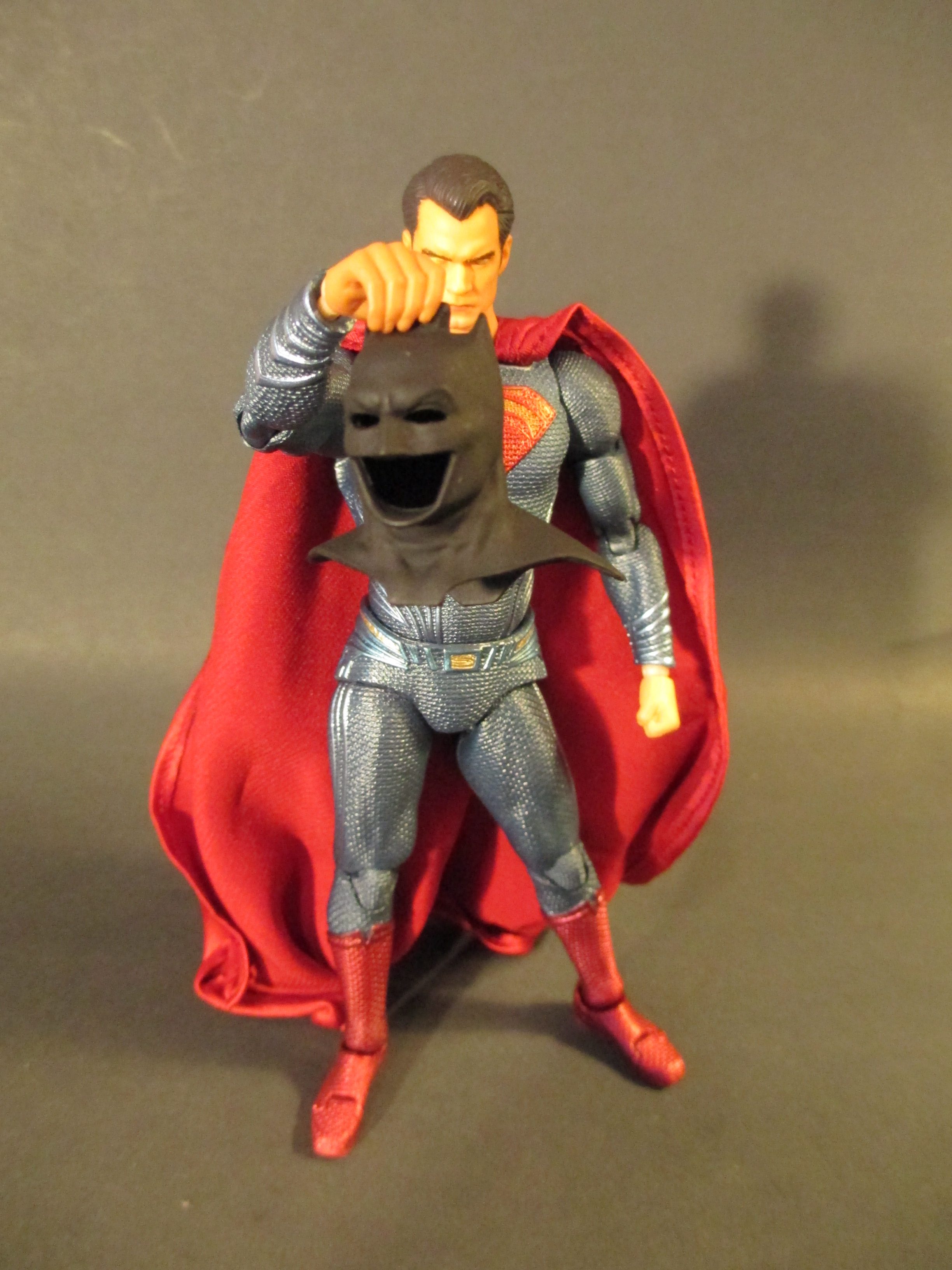 Mafex: Batman v Superman Knightmare Batman