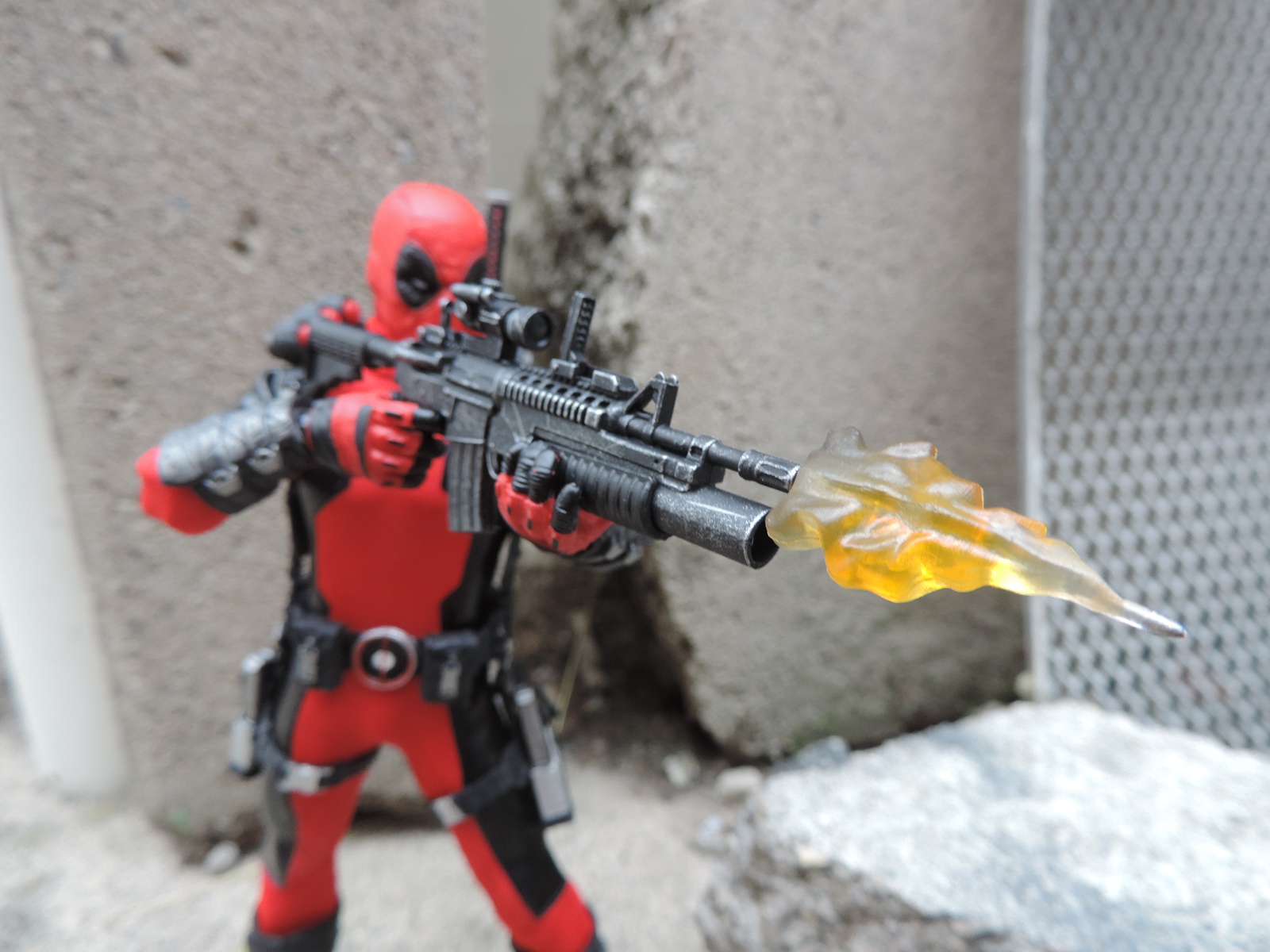 Mezco: One:12 Collective Deadpool (Standard Version)