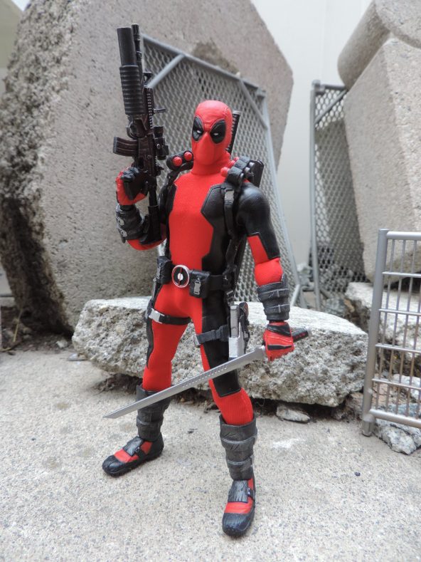 Mezco: One:12 Collective Deadpool (Standard Version)