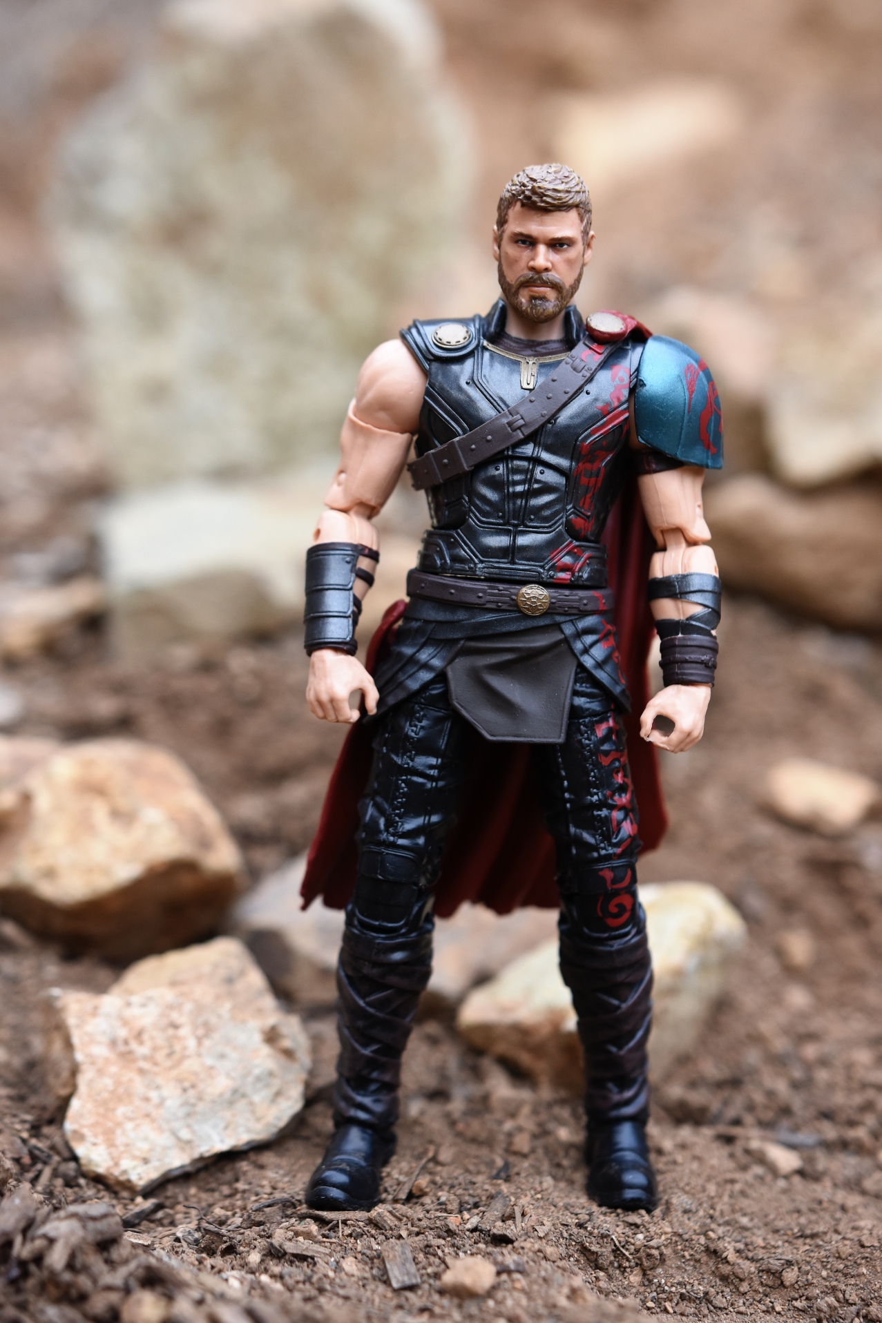 Hasbro: Marvel Legends Thor Ragnarok Thor and Valkyrie