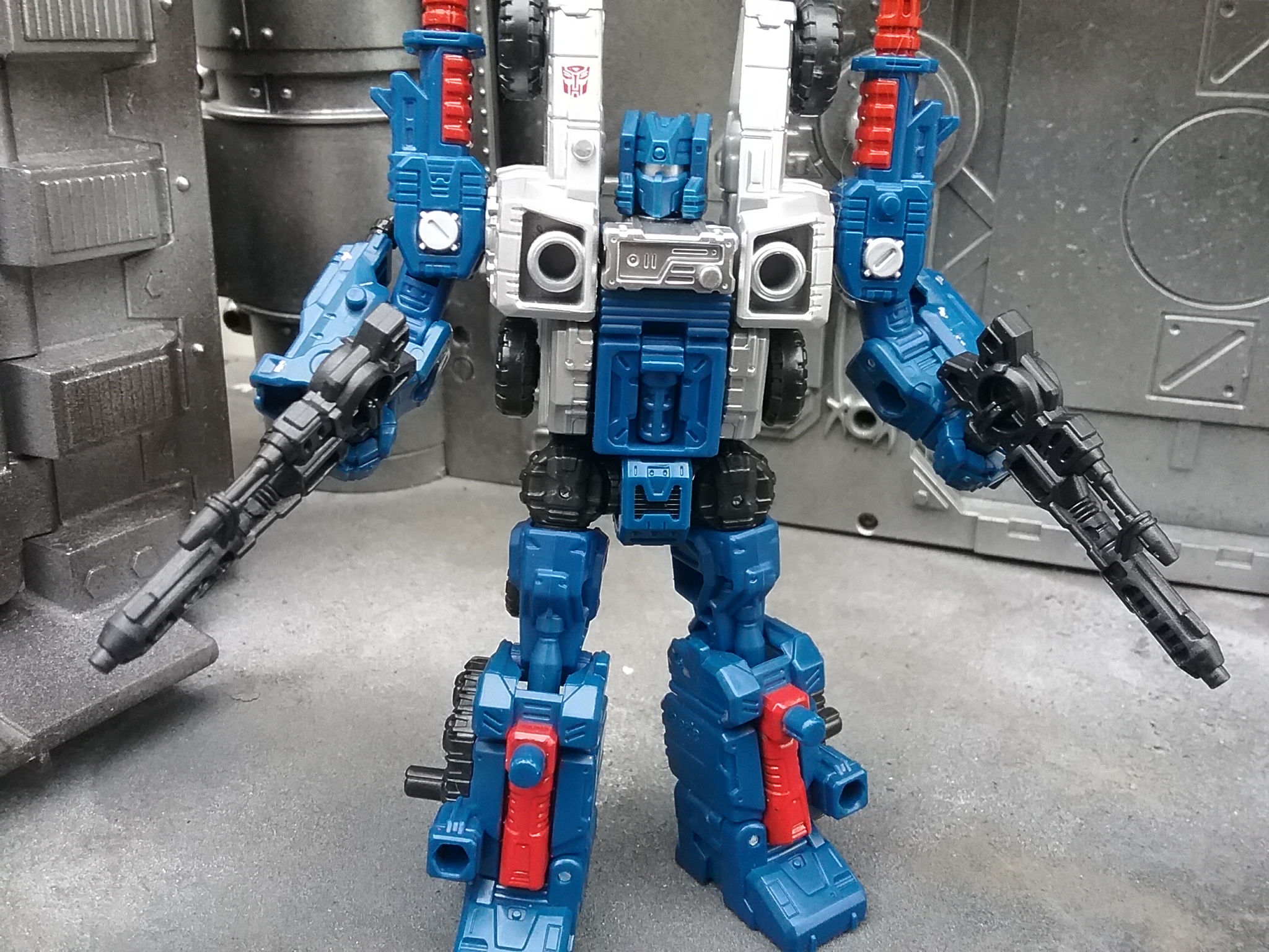 Hasbro: Transformers Siege Hound and Cog Review