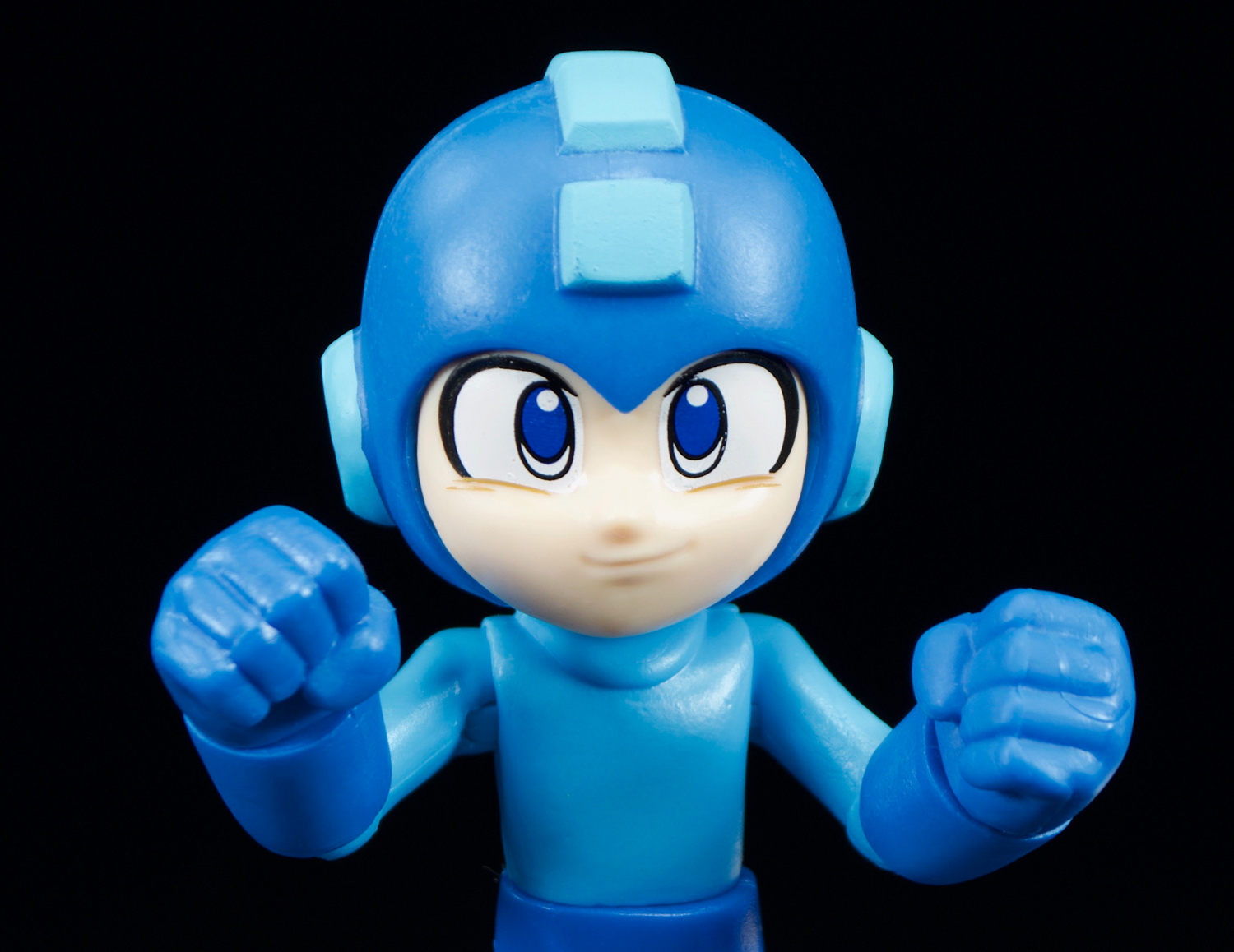 Funko-Mega-Man-Action-Figure-Series-1-Review-fists