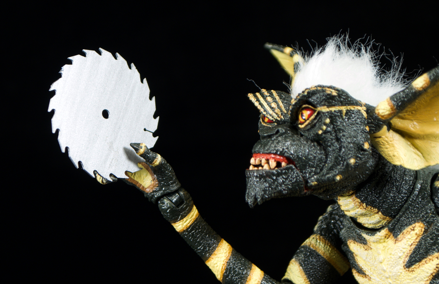 NECA-Reel-Toys-Gremlins-Stripe-Review-blade