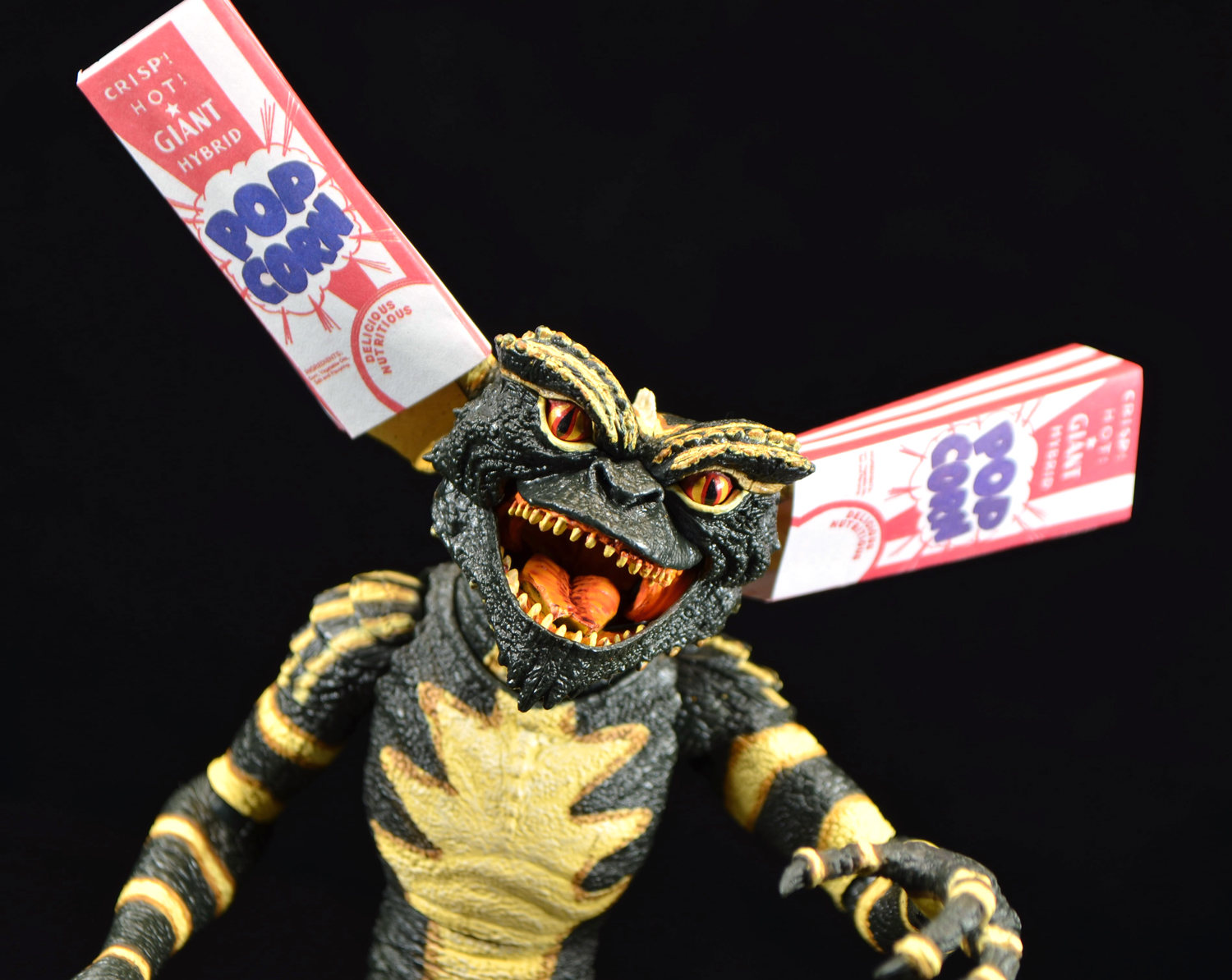 NECA-Reel-Toys-Ultimate-Gremlin-Review-popcorn-party