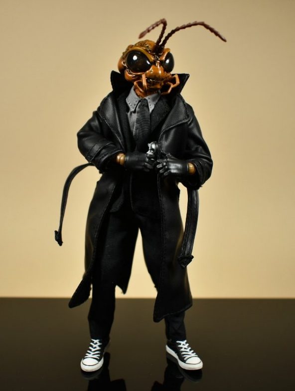 Mezco: One:12 Collective Toyfair Exclusive Gomez “Agent Edition”