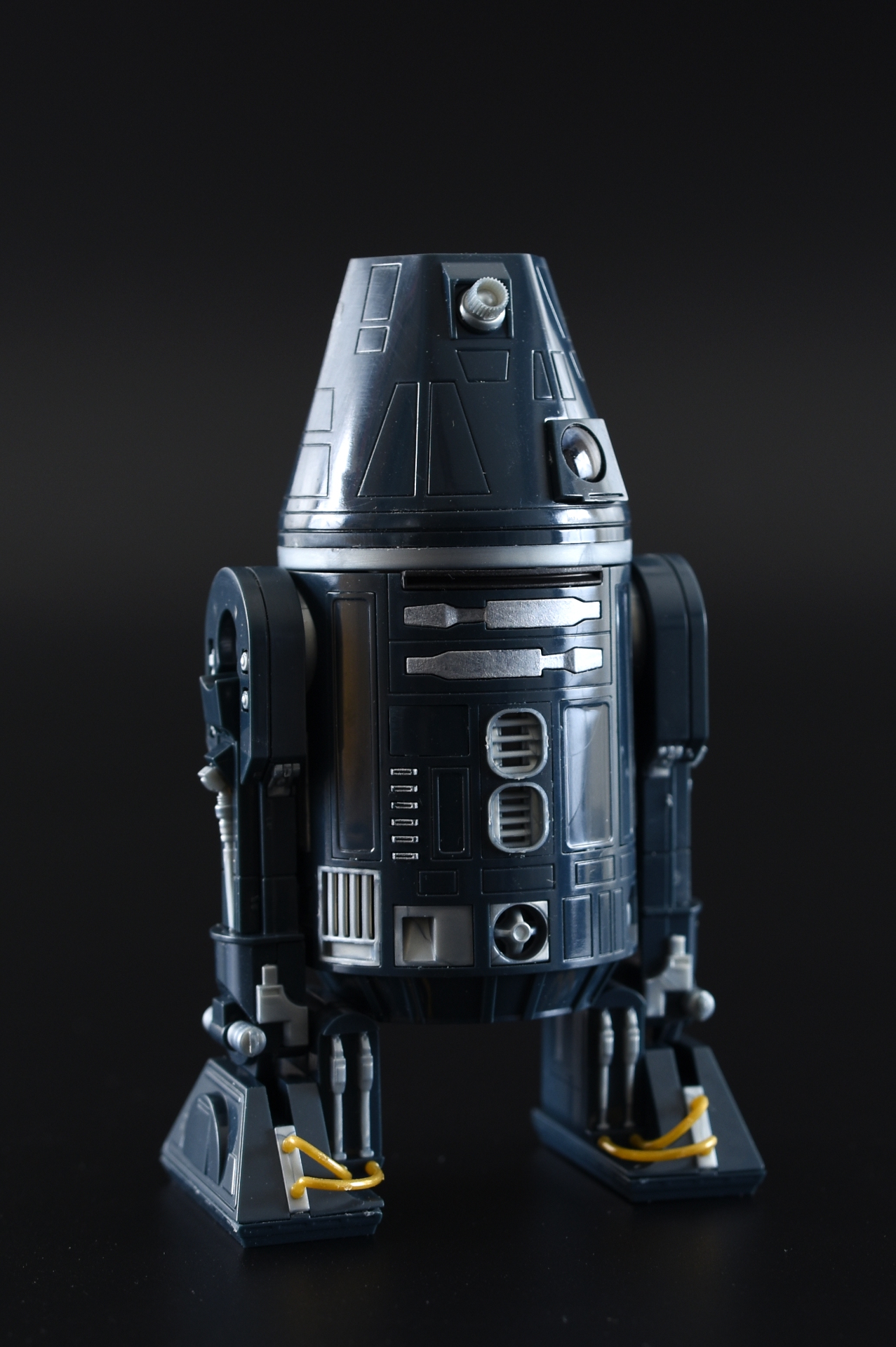 Bandai: Star Wars 1:12 Scale Model Kit R4-I9