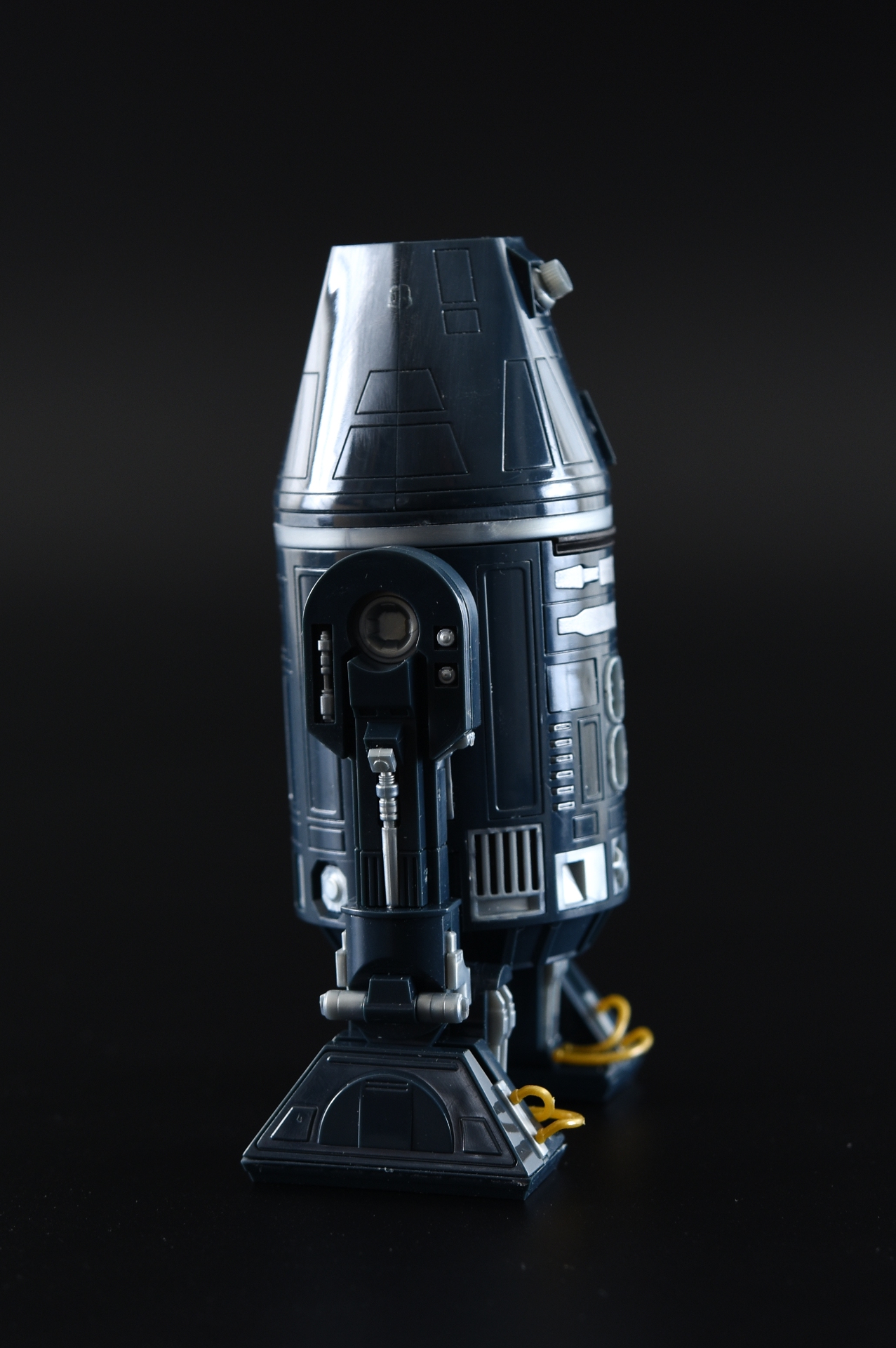 Bandai: Star Wars 1:12 Scale Model Kit R4-I9