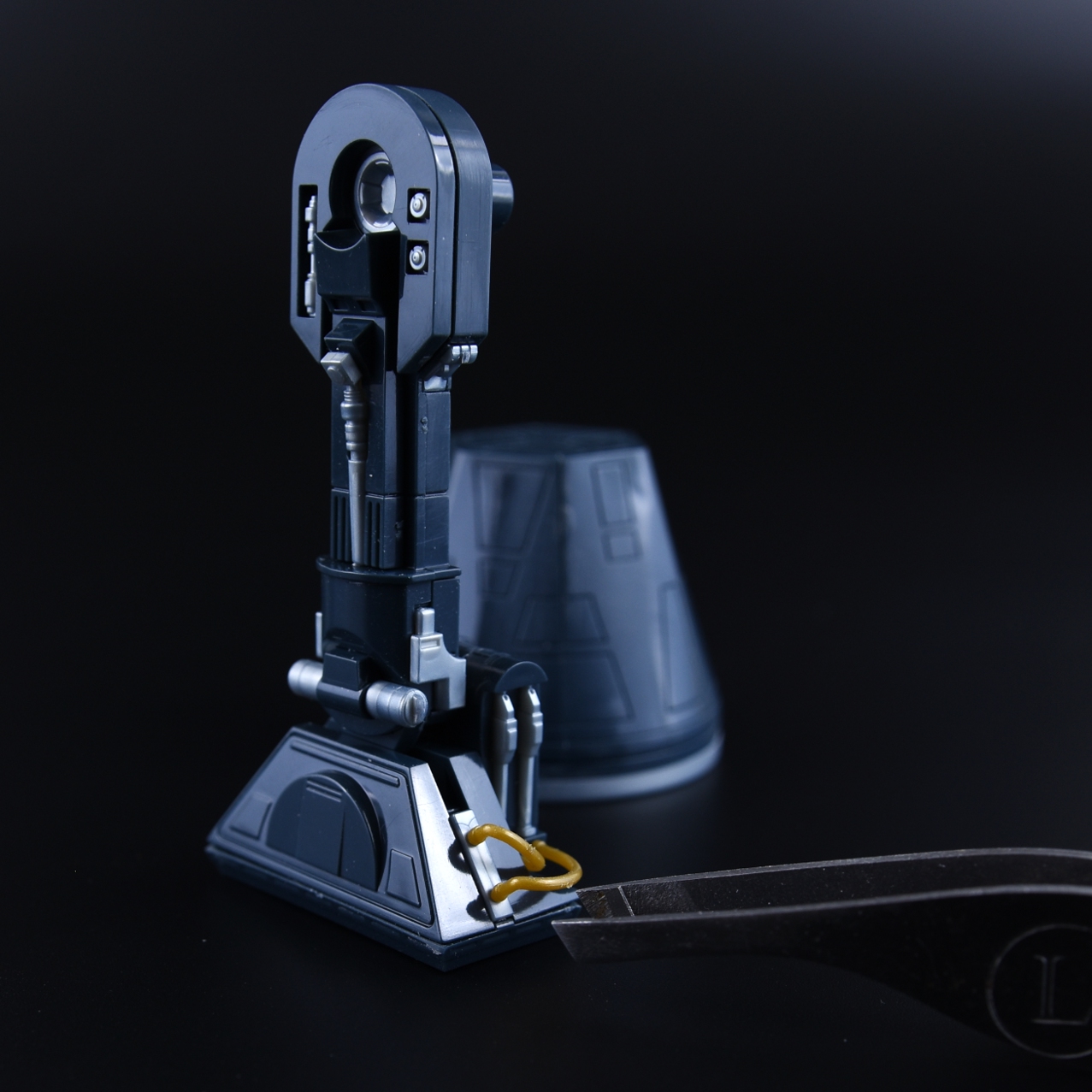 Bandai: Star Wars 1:12 Scale Model Kit R4-I9