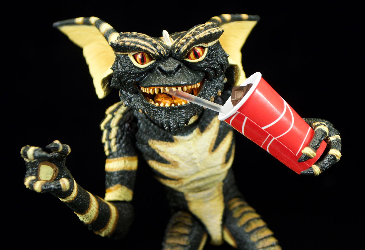 NECA: GameStop Exclusive Ultimate Gamer Gremlin Review