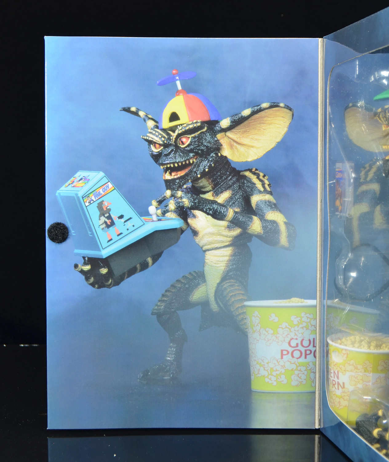 NECA: GameStop Exclusive Ultimate Gamer Gremlin Review