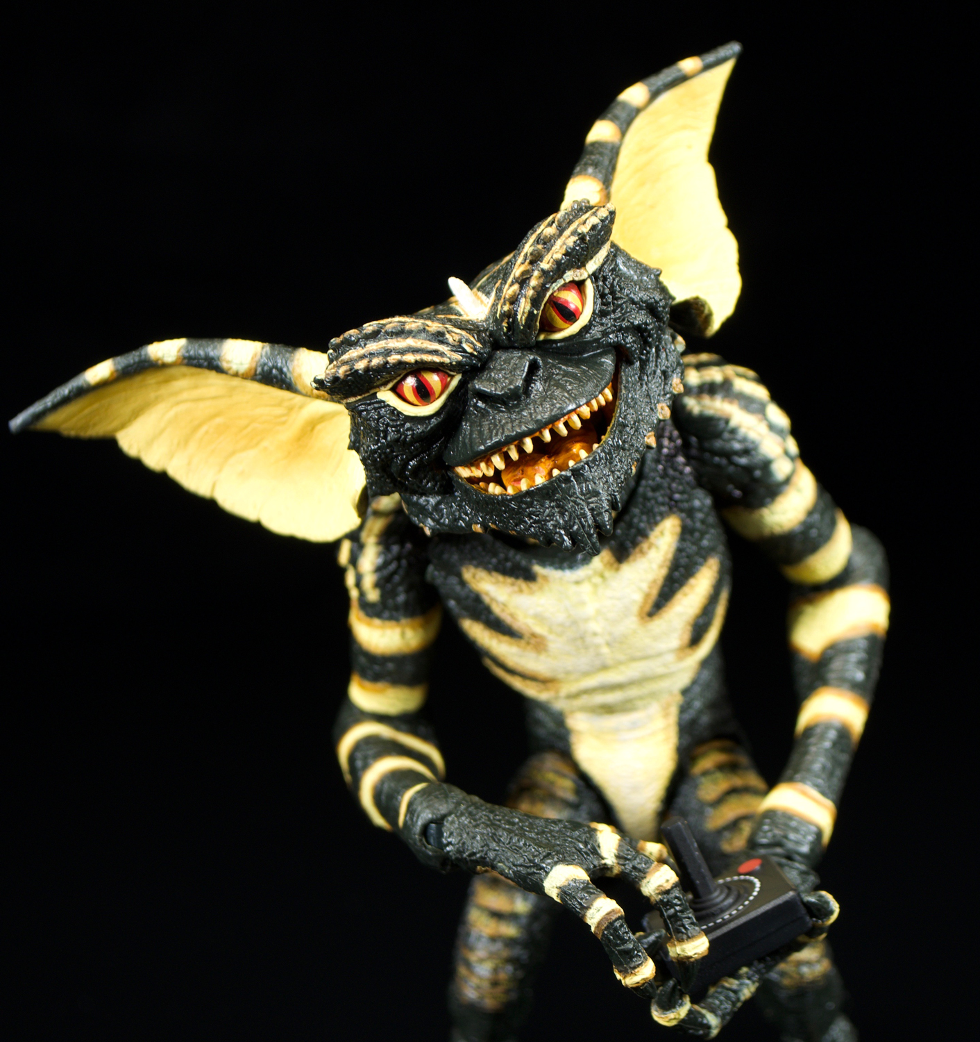 NECA: GameStop Exclusive Ultimate Gamer Gremlin Review