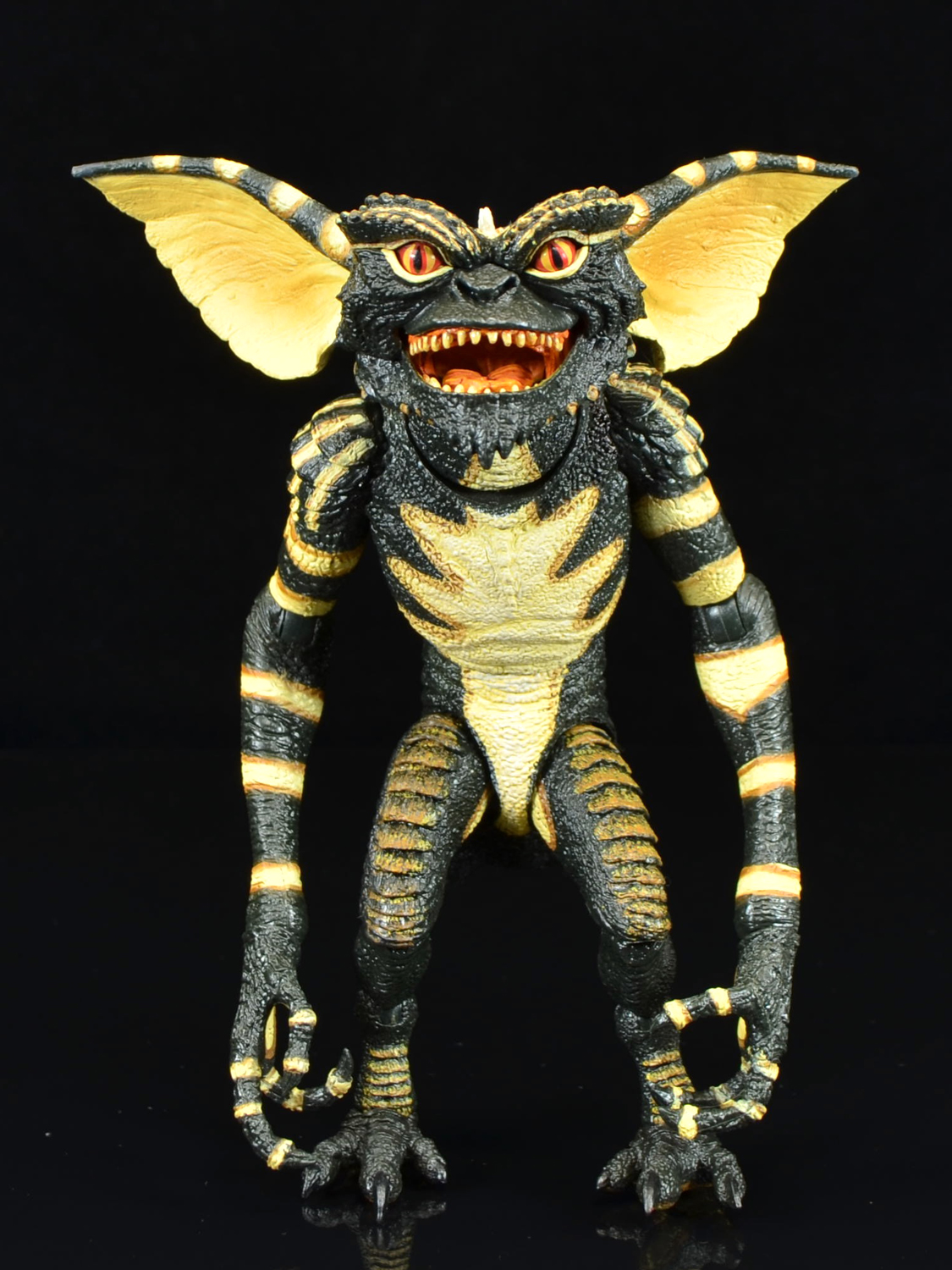 NECA: GameStop Exclusive Ultimate Gamer Gremlin Review