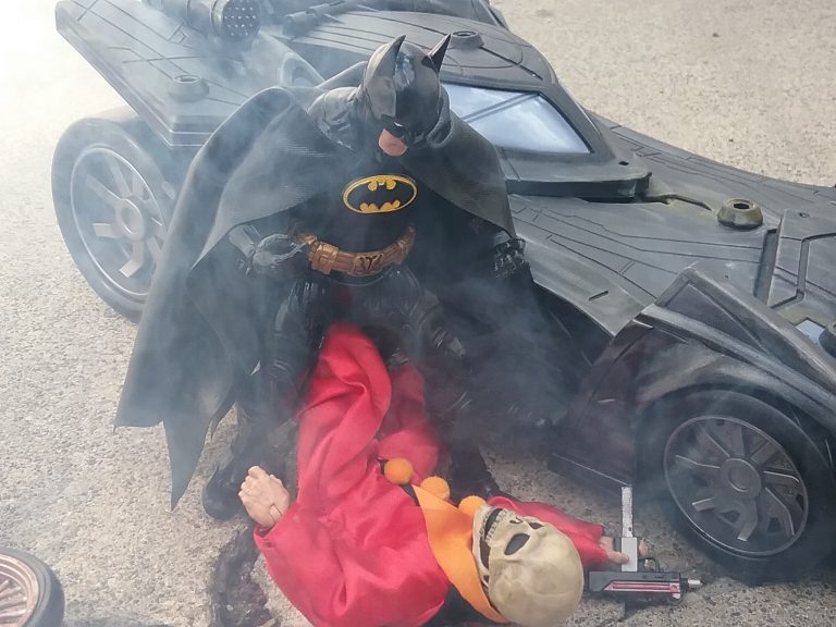 Mezco: One:12 Collective Onyx Edition Batman Sovereign Knight Review