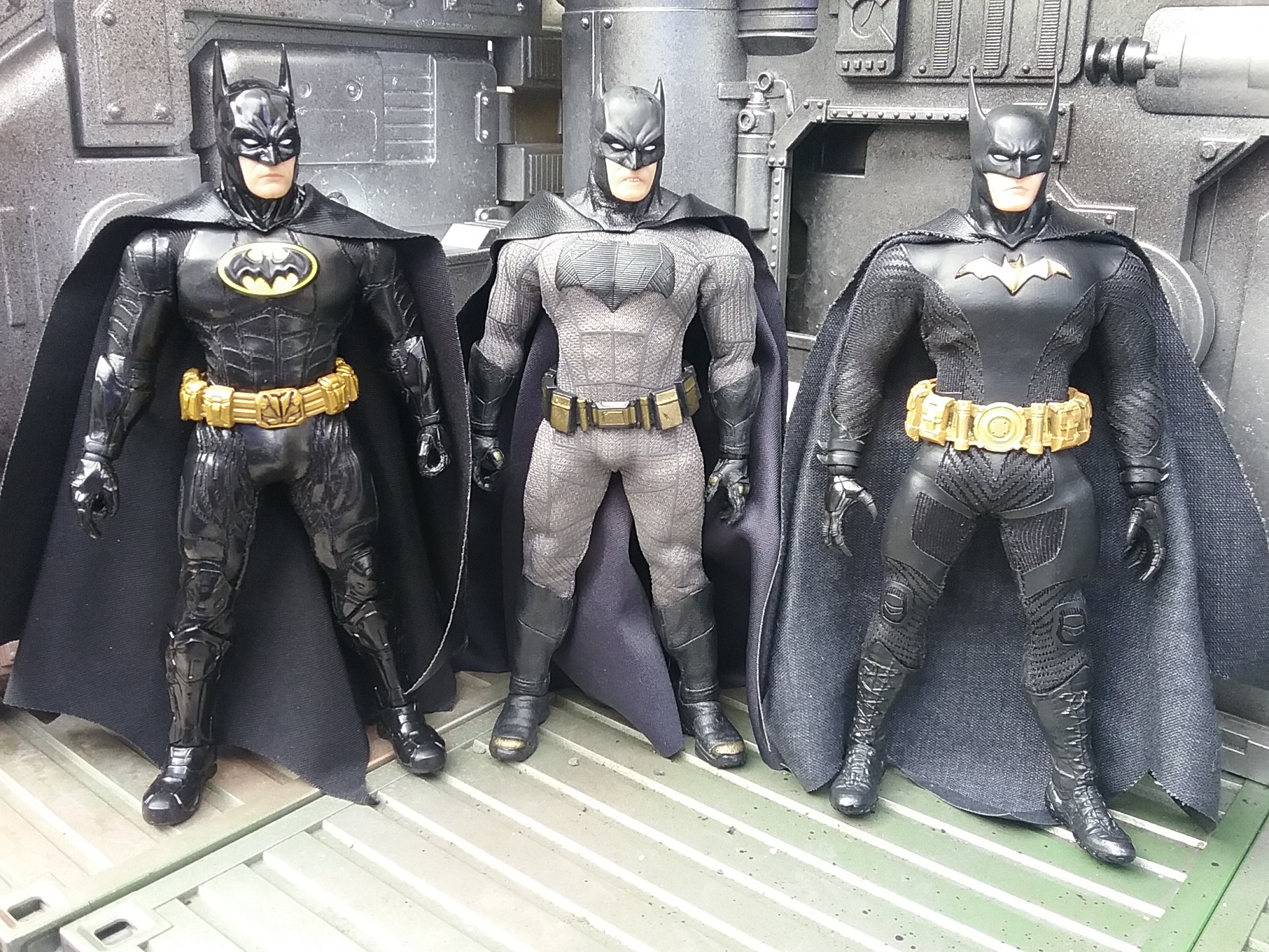 Mezco: One:12 Collective Onyx Edition Batman Sovereign Knight Review