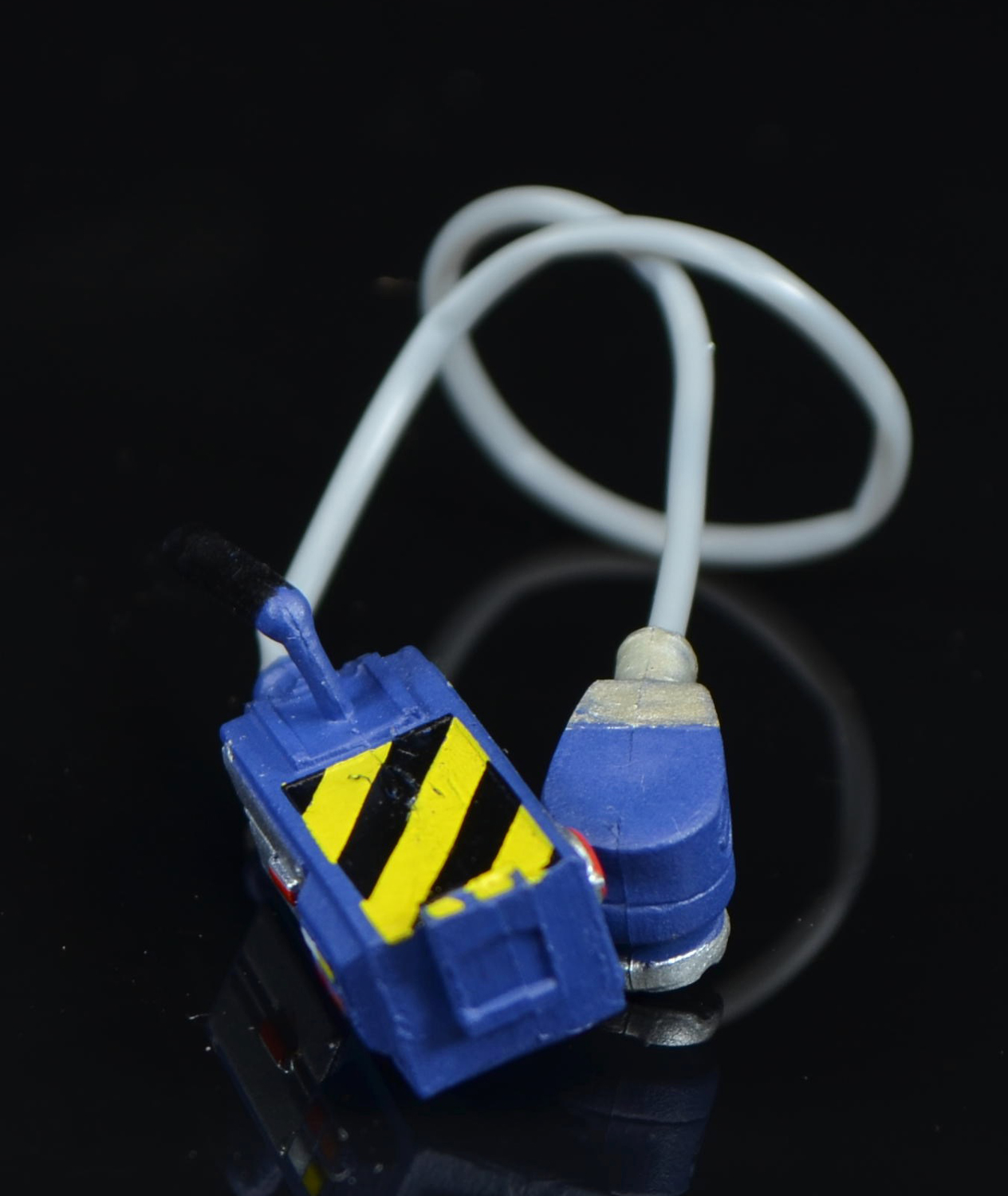DST-Diamond-Select-Real-Ghostbusters-Review-Peter-Venkman-trap