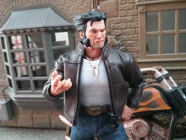 Mezco: One:12 Collective Marvel Logan Review