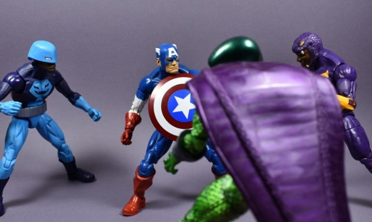 Hasbro: Marvel Legends Endgame Hulk wave Rock Python Review