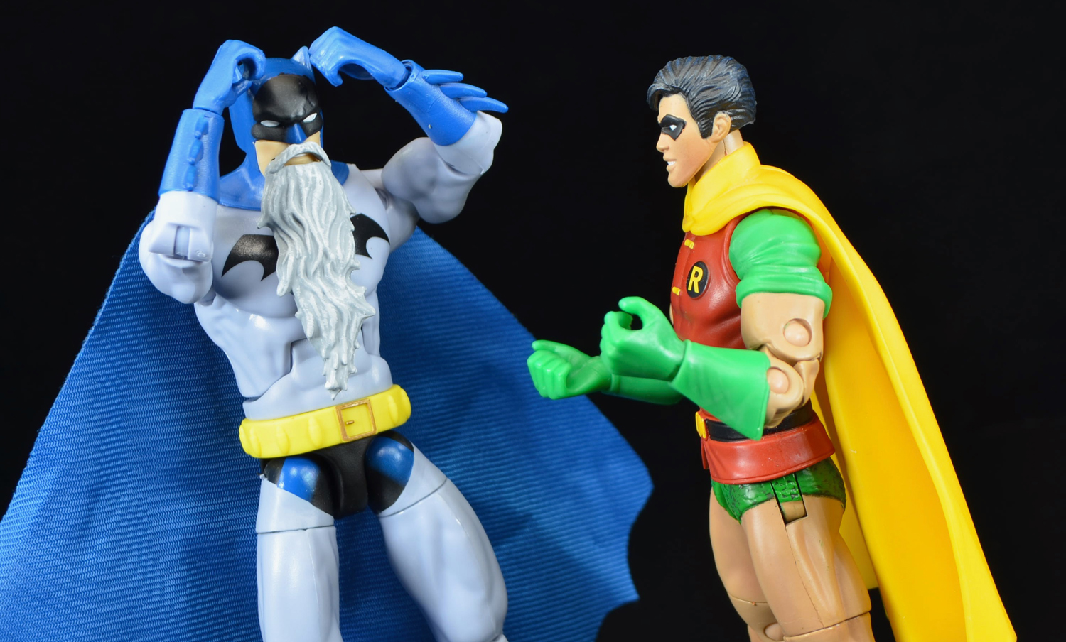 Mattel-DC-80-Years-of-Batman-SDCC-Exlcusive-Review-rip-1