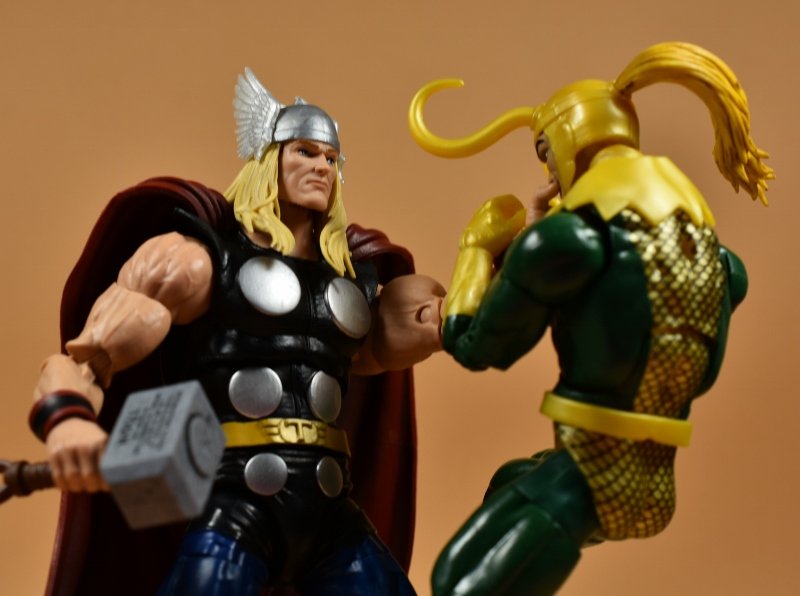 Hasbro: Marvel Legends 80th Anniversary Thor Review
