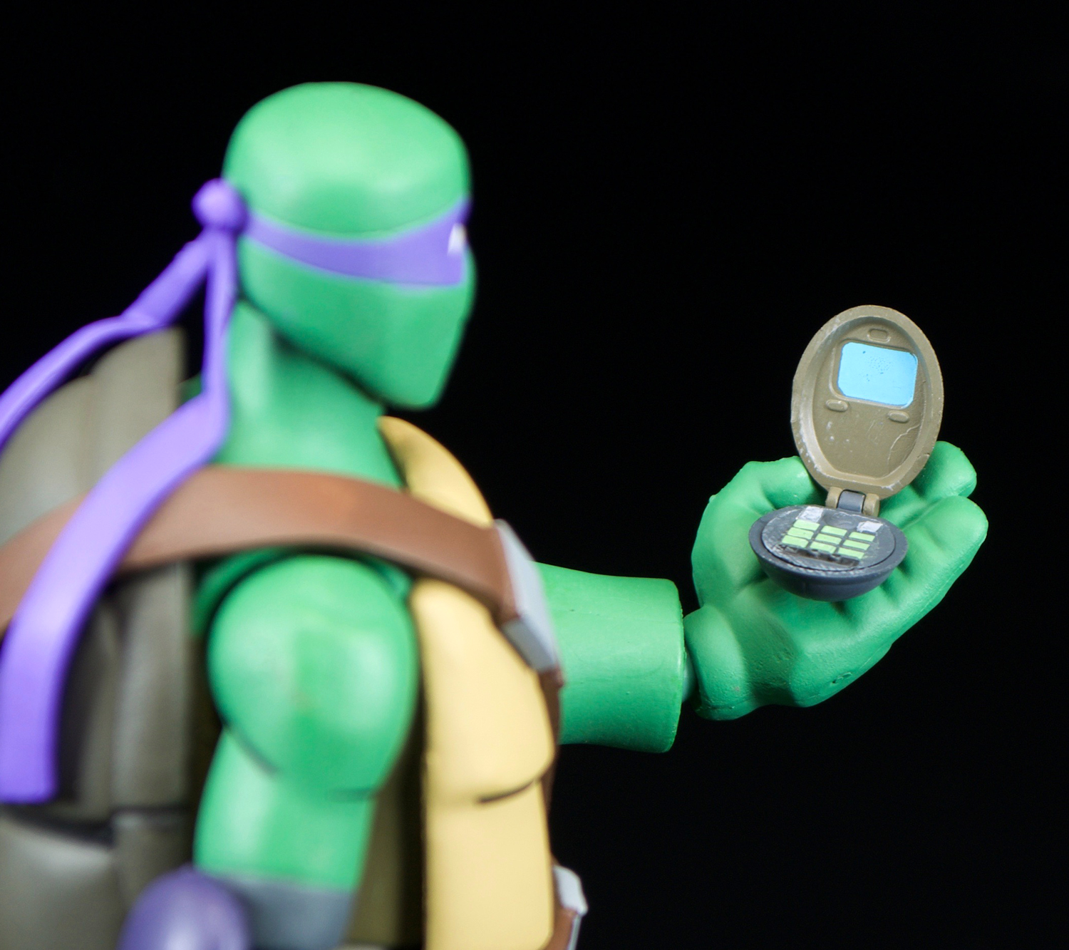 DC-Collectibles-Batman-Vs-TMNT-Donatello-Review-turtle-comm-open