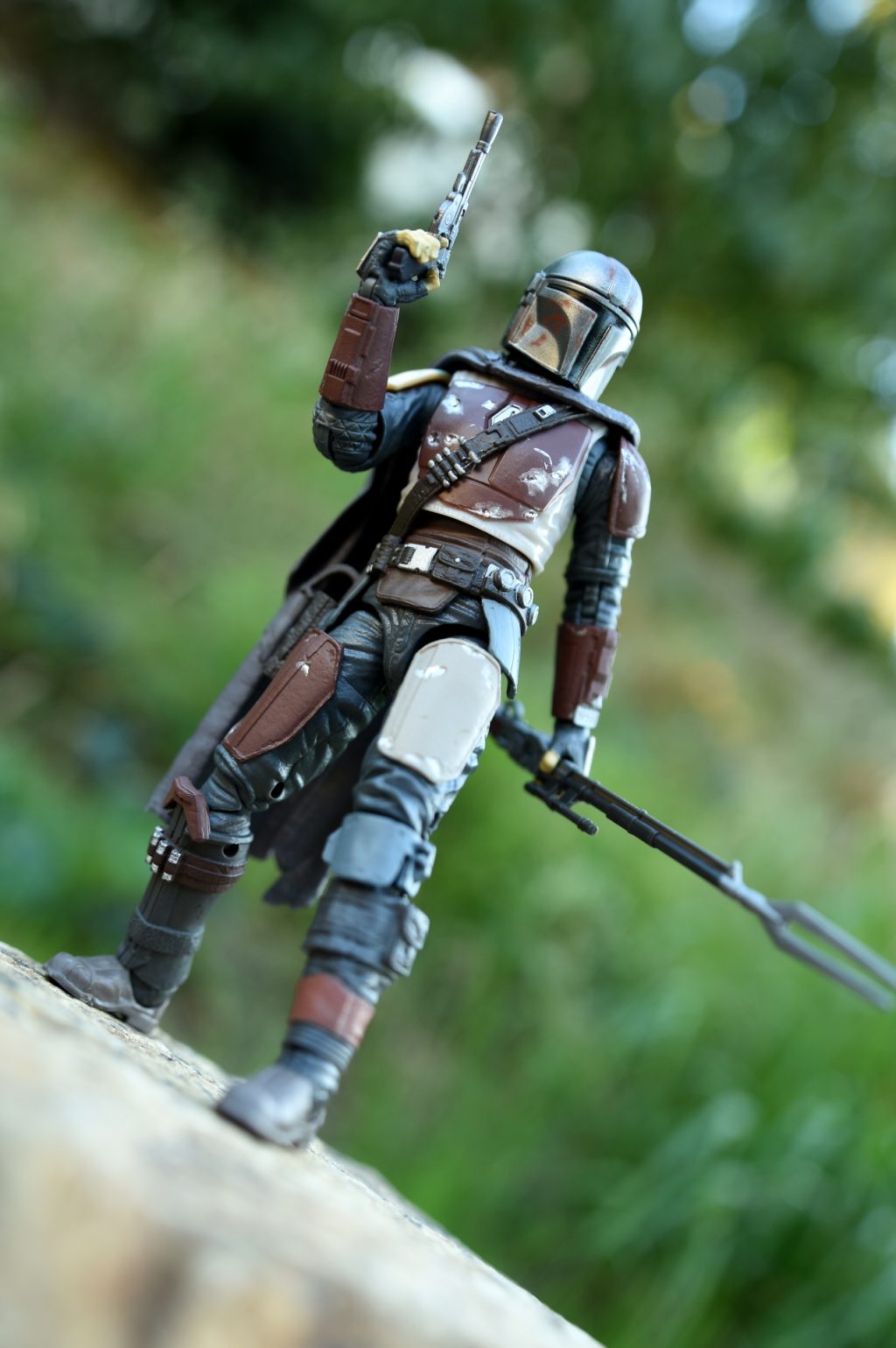 Hasbro: Black Series The Mandalorian and Offworld Jawa Review