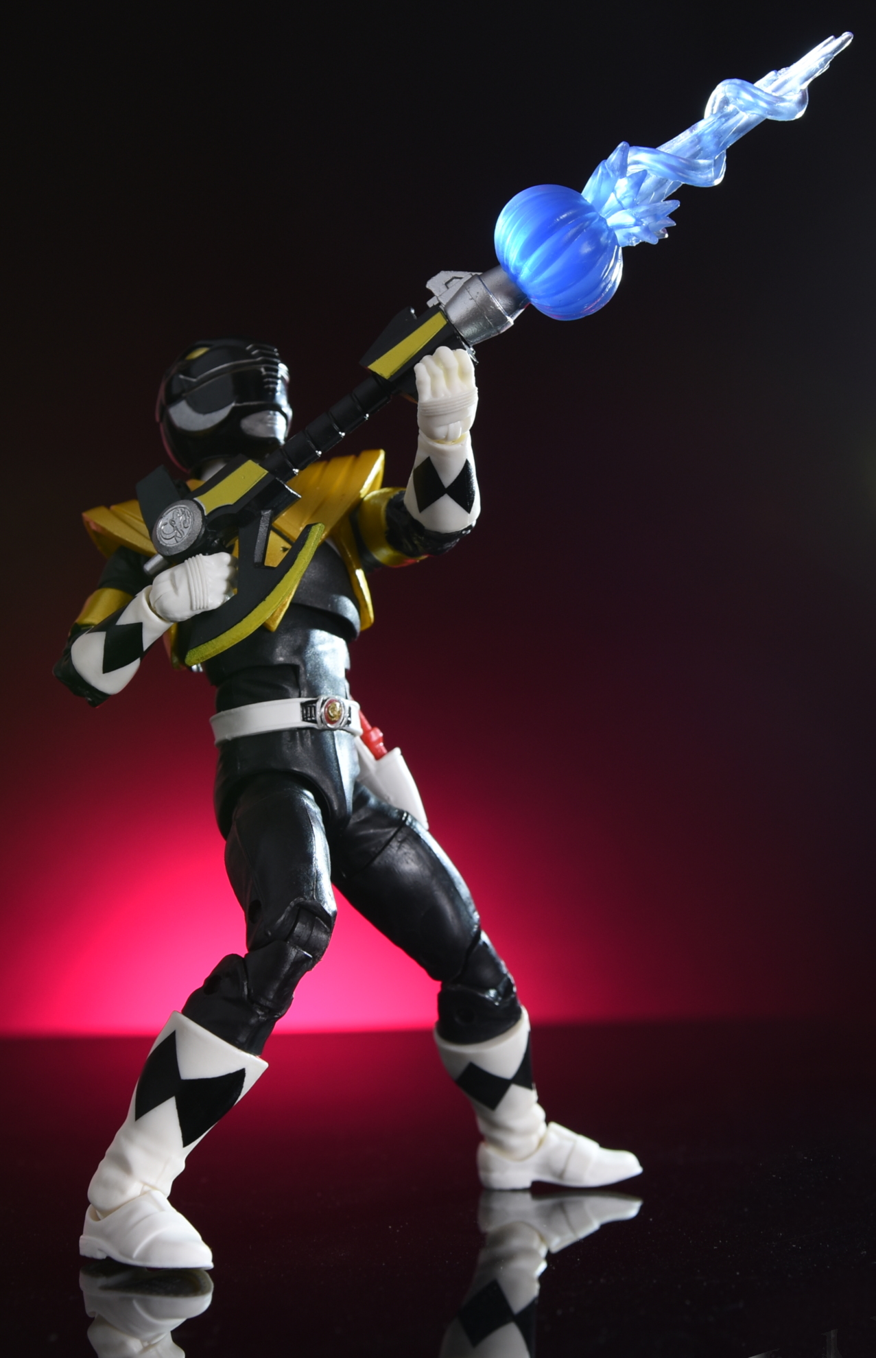 Hasbro: Power Rangers Lightning Collection Dragon Shield Black Ranger ...