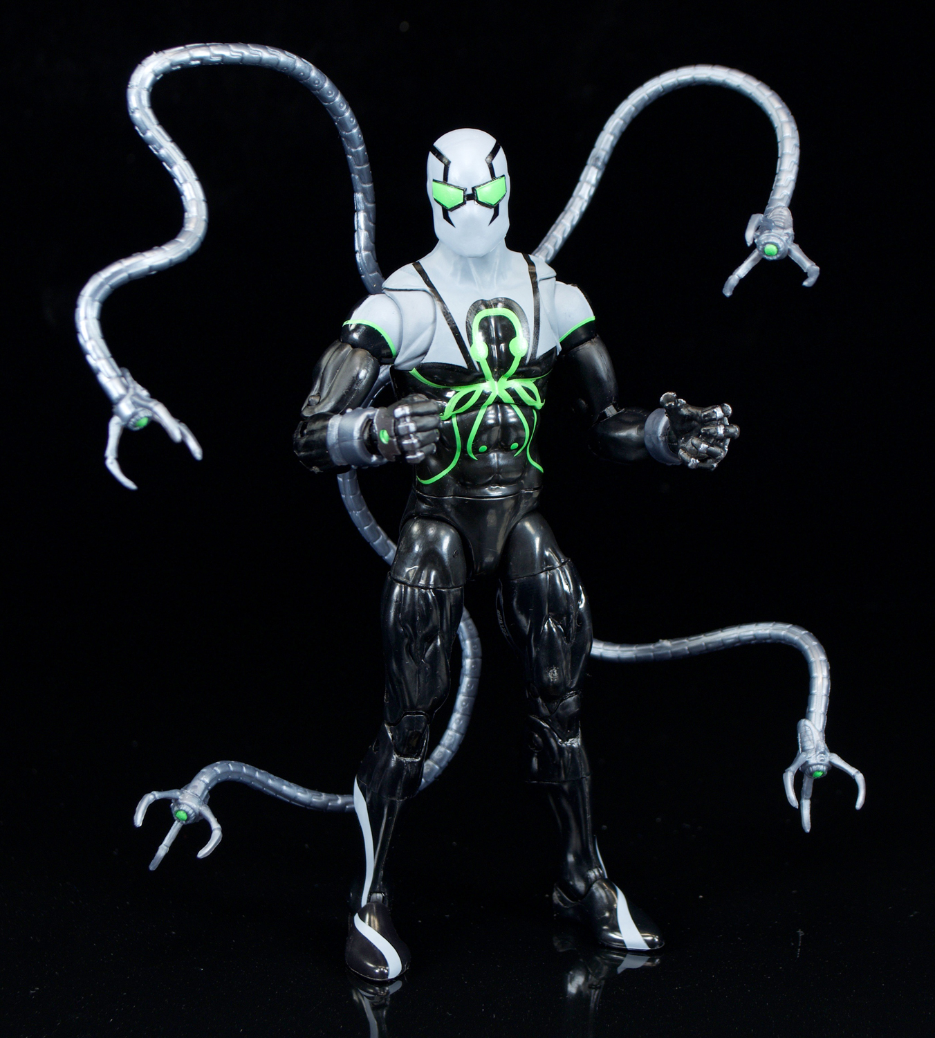 Hasbro-Marvel-Legends-Demogoblin-Series-Superior-Octopus-Review-equipped