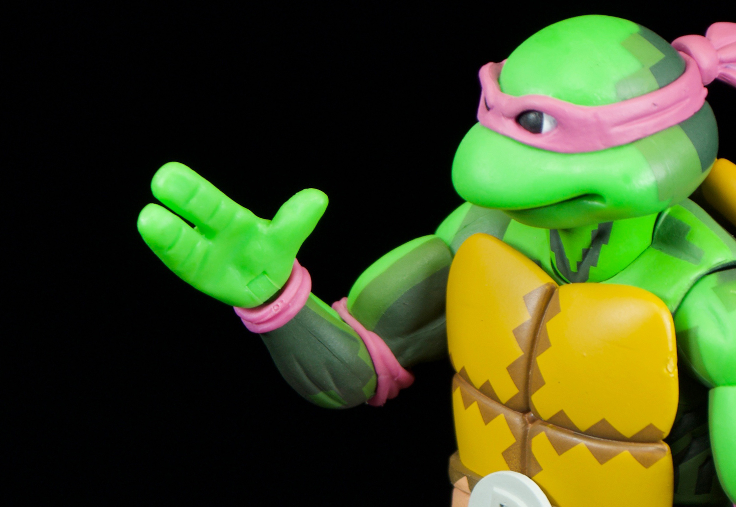 NECA-Teenage-Mutant-Ninja-Turtles-In-Time-Review-Donatello-open-hand