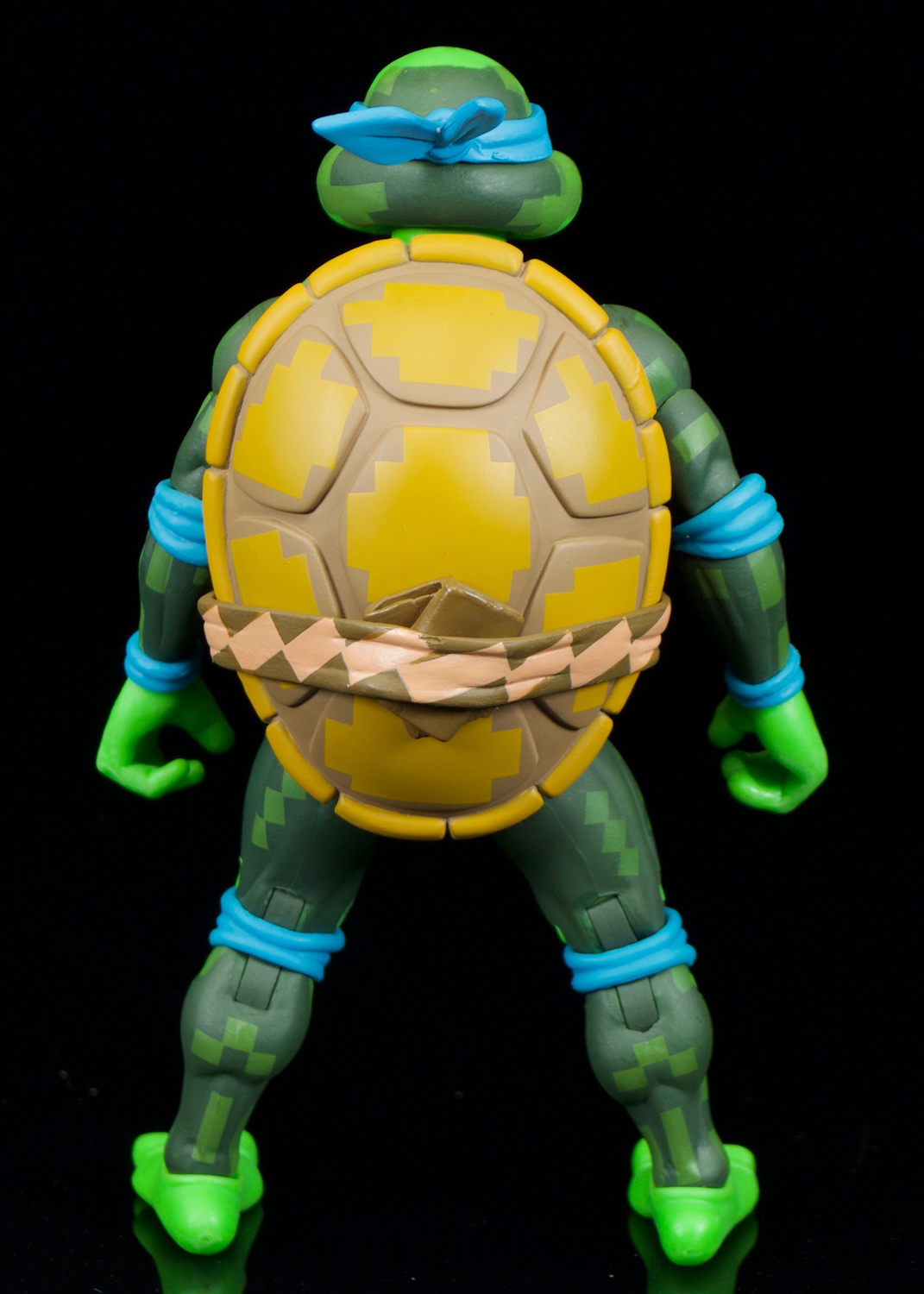 NECA-Teenage-Mutant-Ninja-Turtles-In-Time-Review-Leonardo-back