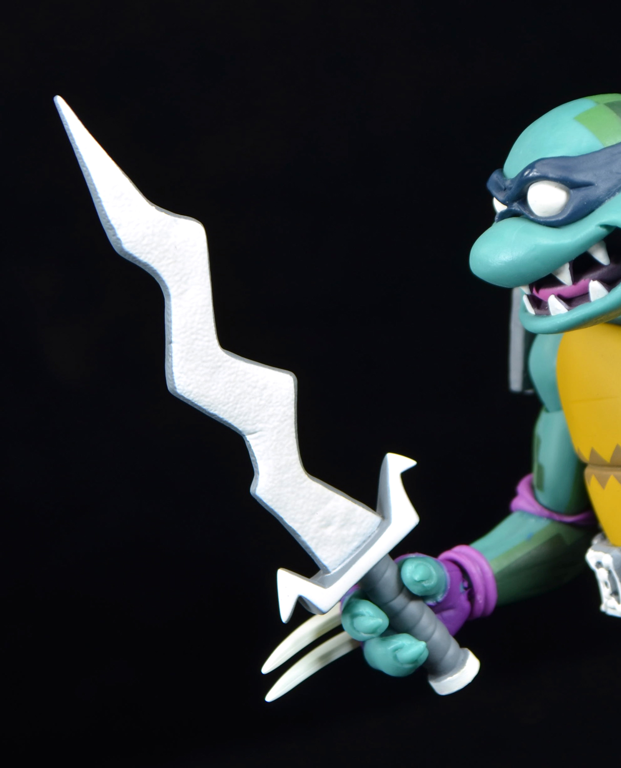 NECA-Teenage-Mutant-Ninja-Turtles-In-Time-Review-Slash-sword