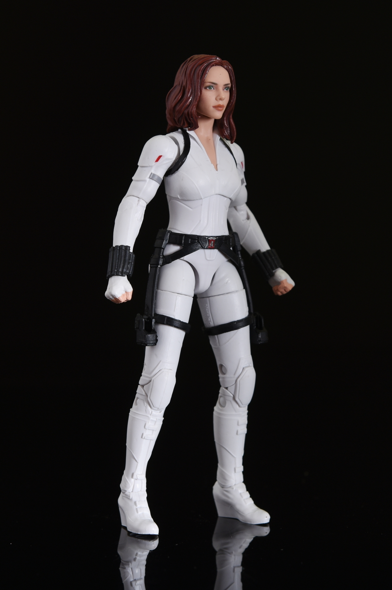 Hasbro: Marvel Legends Deluxe Black Widow Review