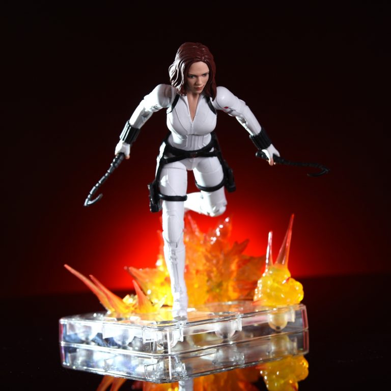 Hasbro: Marvel Legends Deluxe Black Widow Review