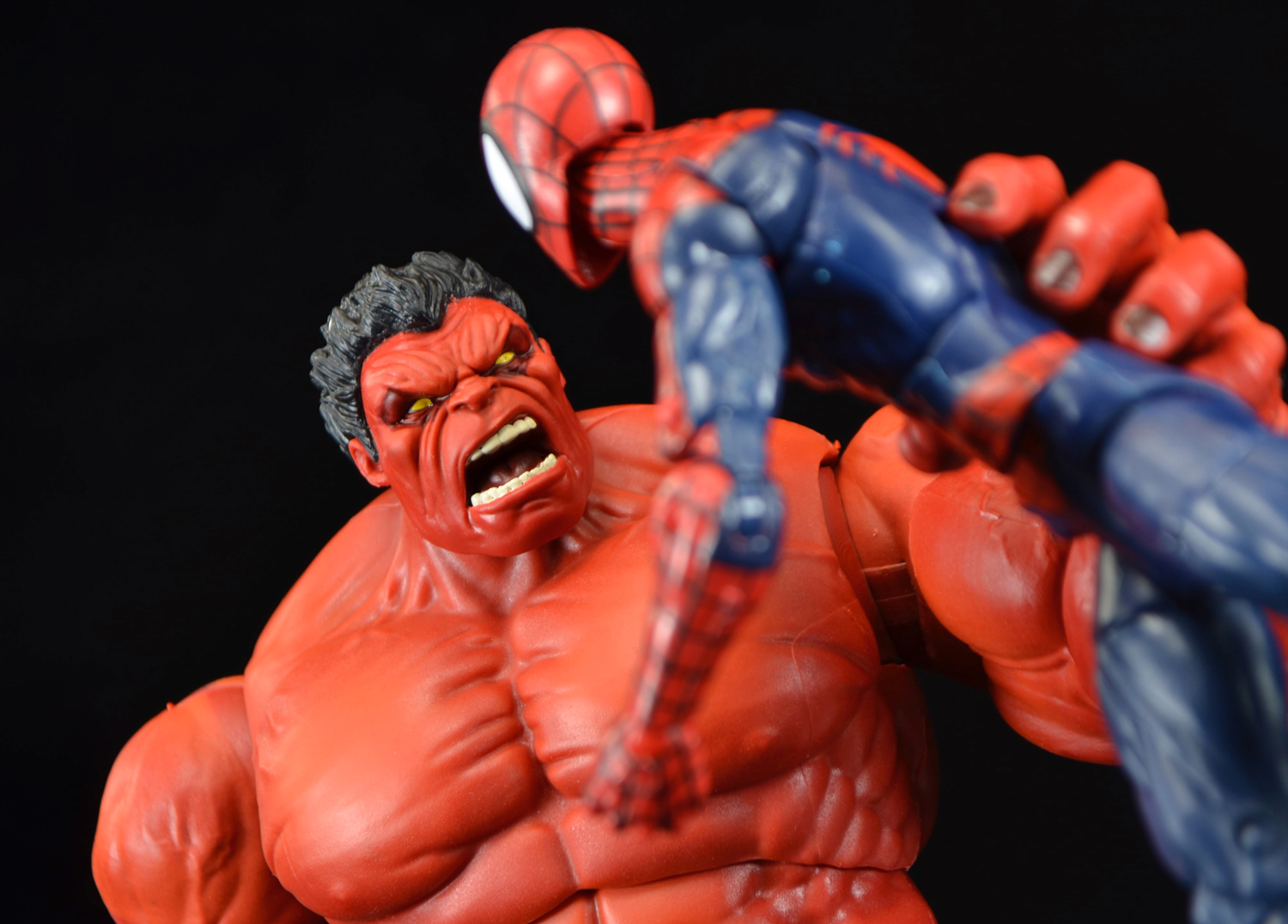 Hasbro-Marvel-Legends-Target-Red-Hulk-Review-spidey
