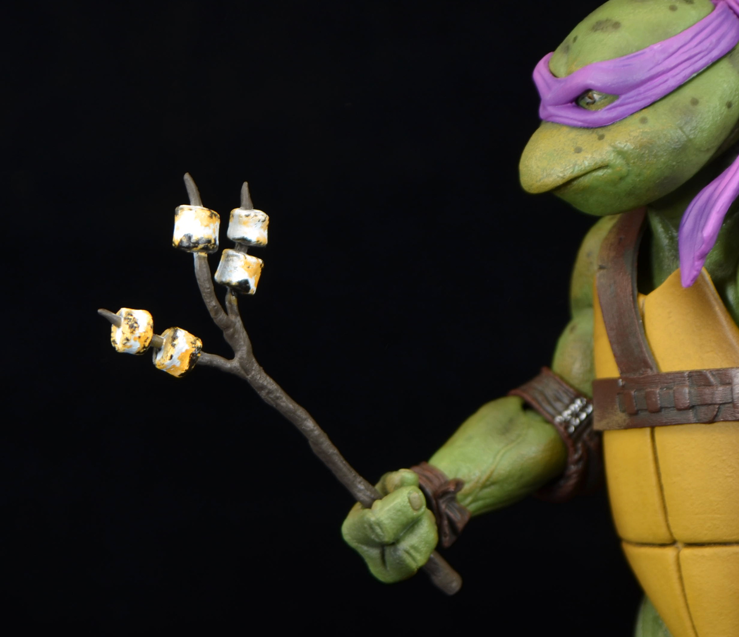 NECA-TMNT-Loot-Crate-Spirit-of-Splinter-Review-marshmallow-stick